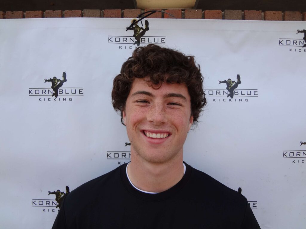 Mike Knoll - Kornblue Kicking